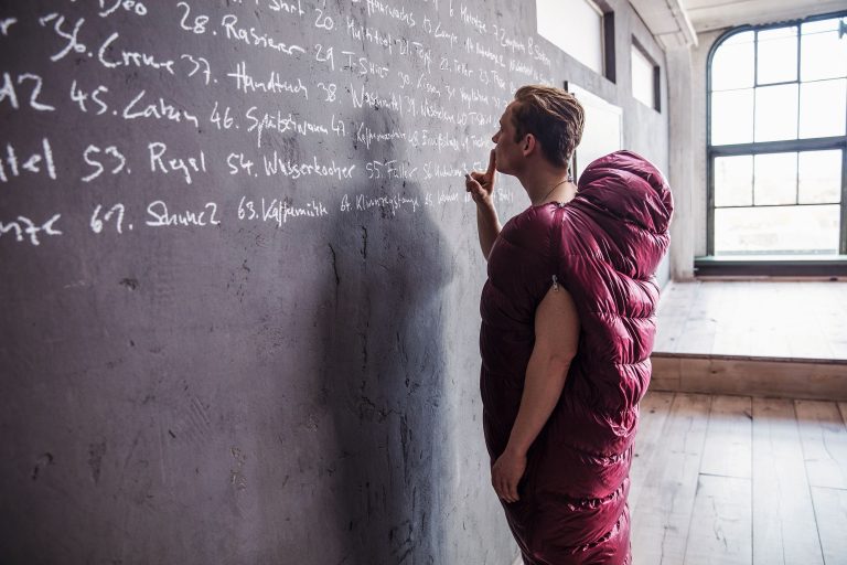 100 Dinge Szene 6 | Film-Rezensionen.de