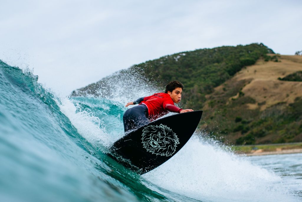 Surviving Summer – Staffel 1 | Film-Rezensionen.de