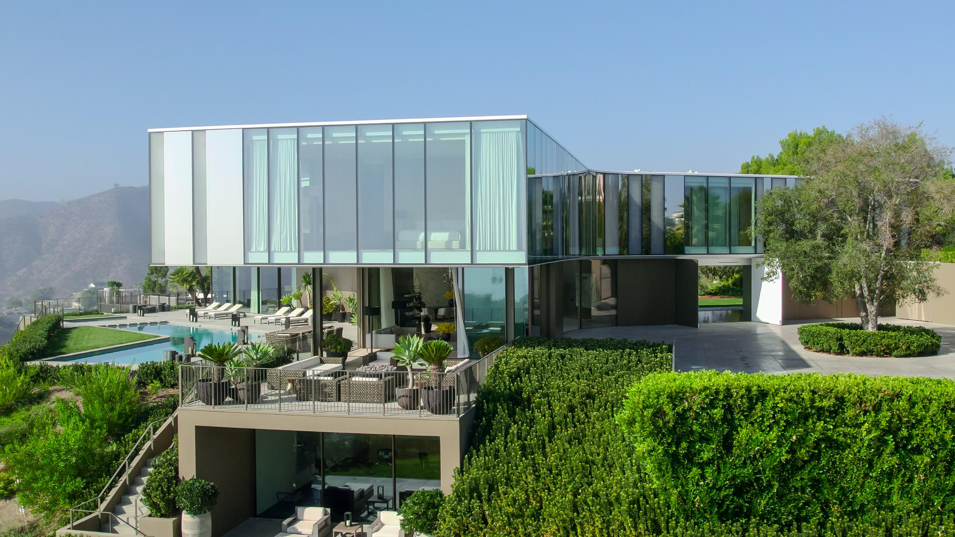 Buying Beverly Hills – Staffel 1 | Film-Rezensionen.de