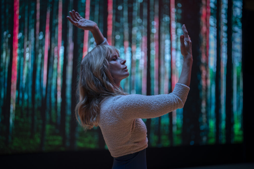 Ein Maedchen und ein Kosmonaut Staffel 1 Szene 1 | Film-Rezensionen.de