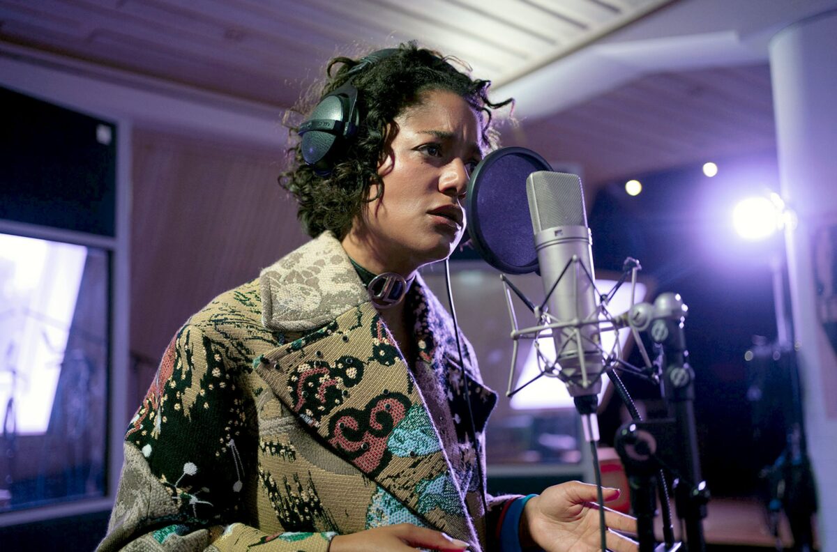 Conti – Meine zwei Gesichter | Film-Rezensionen.de