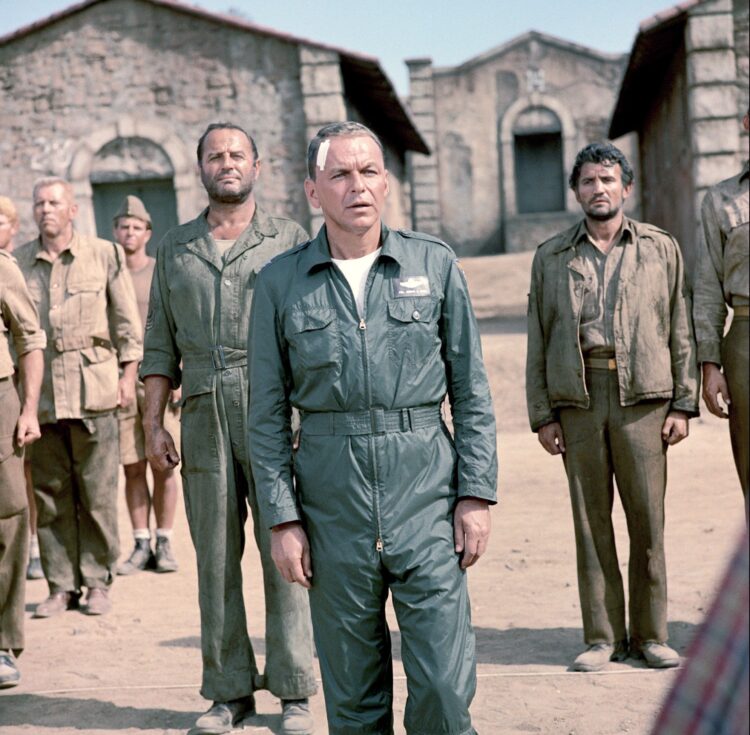 Colonel von Ryans Express Szene 1 | Film-Rezensionen.de