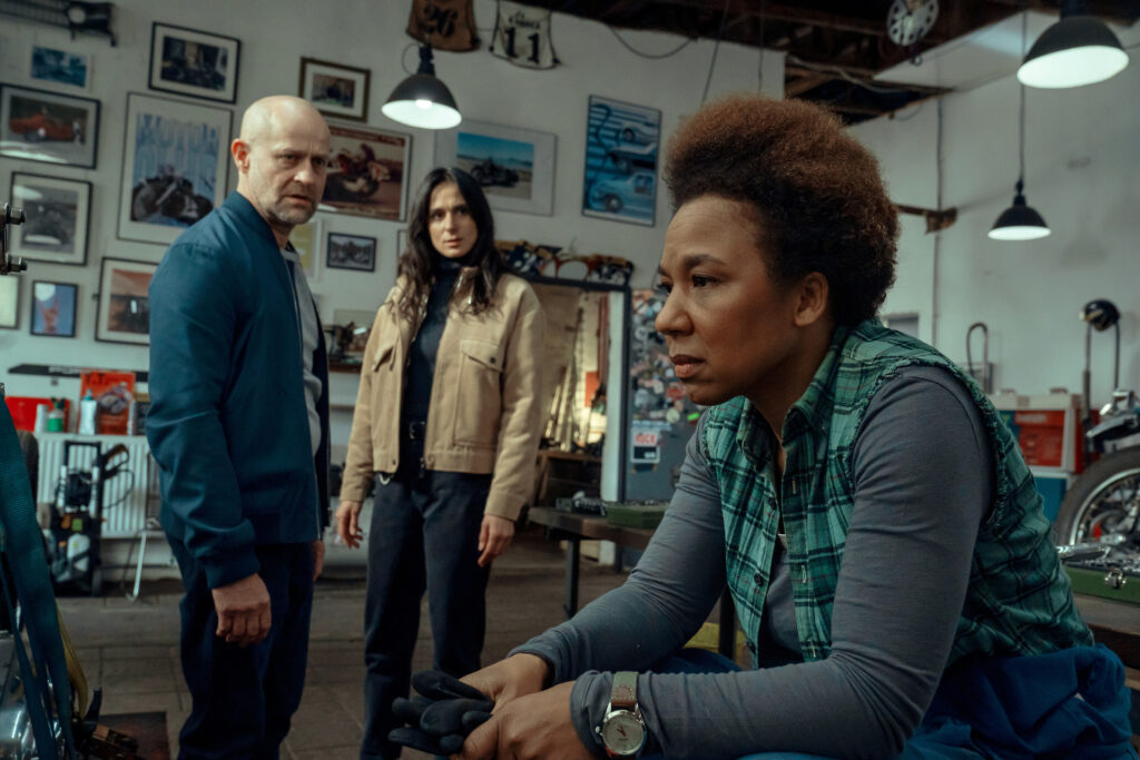 Jenseits der Spree: Abserviert | Film-Rezensionen.de