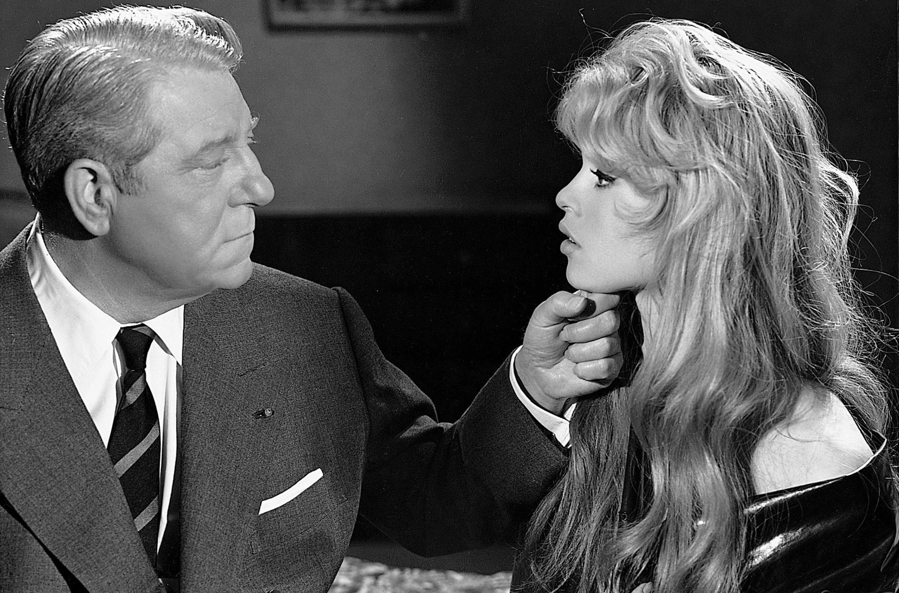 Mit den Waffen einer Frau | Film-Rezensionen.de