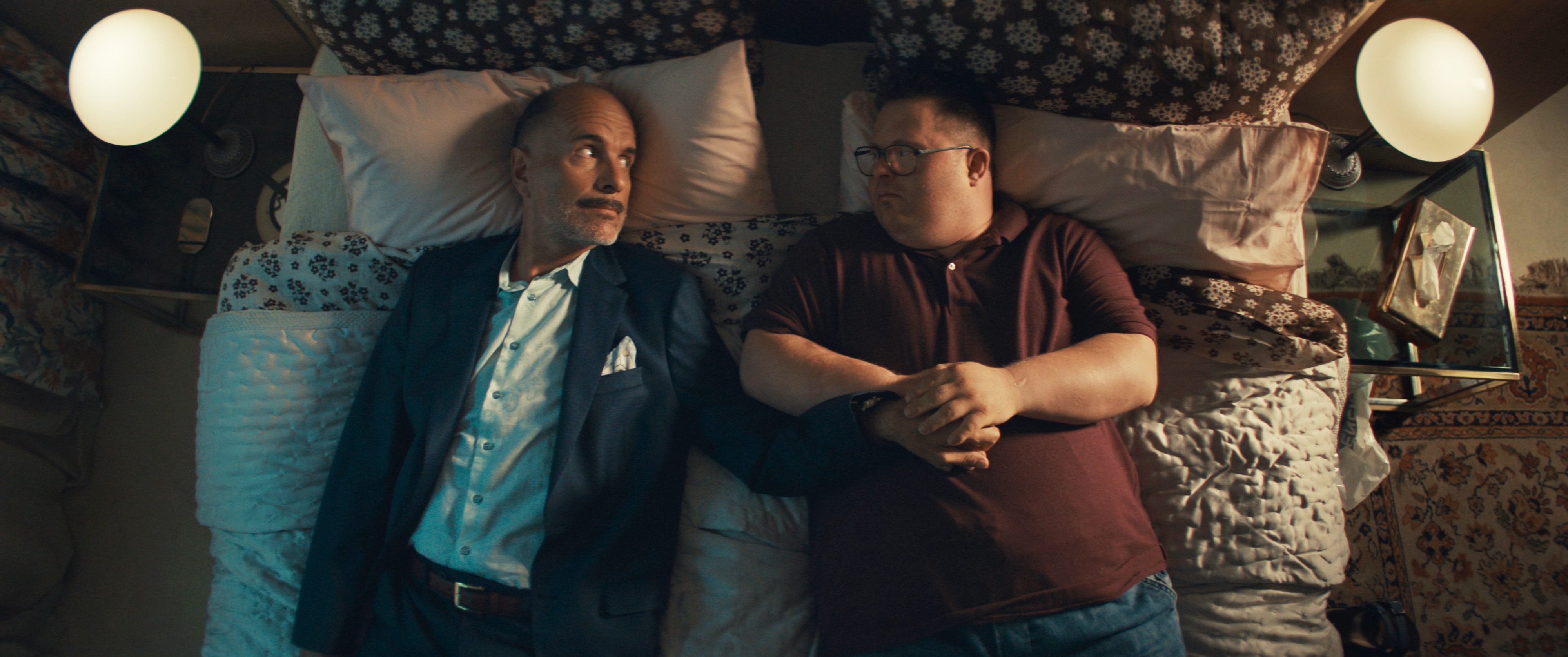 Ganzer halber Bruder | Film-Rezensionen.de