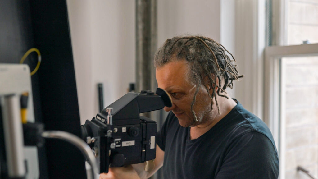 We All Bleed Red | Film-Rezensionen.de